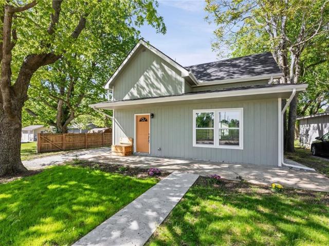 213 Red Jacket Street