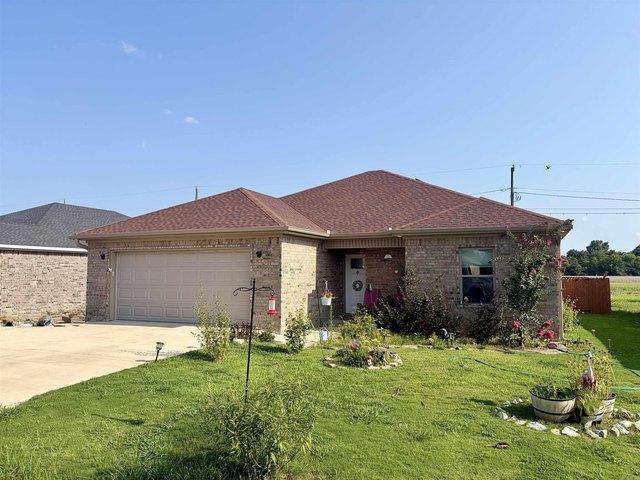 213 Redwood Dr, Bono, AR 72416