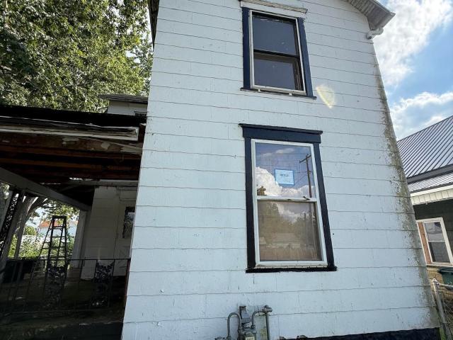 213 W 8Th Street