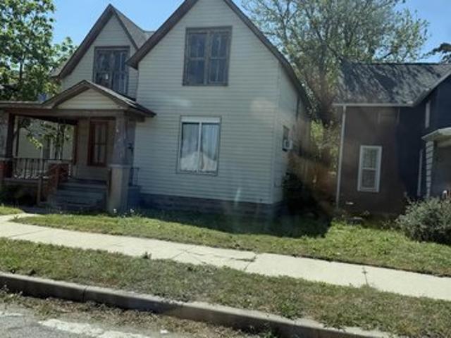 213 W 9th St, Hutchinson, KS 67501