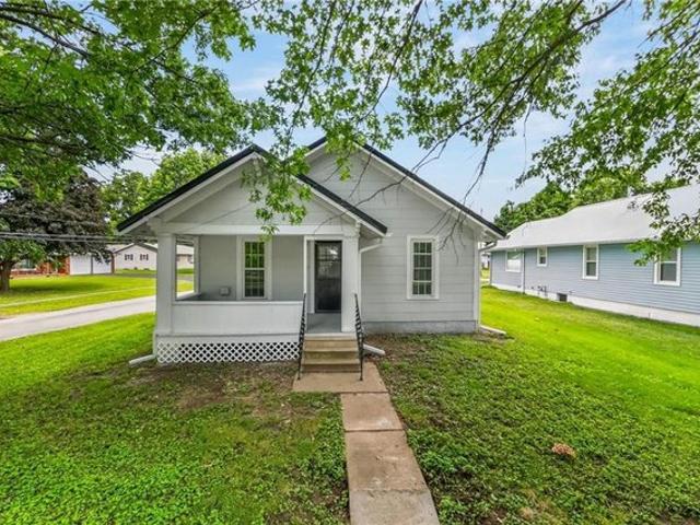 213 W Ada St, Norborne, MO 64668