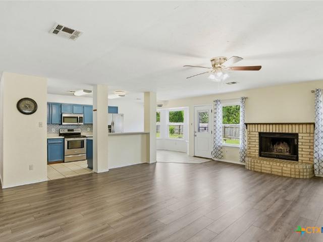 213 W Anderson Avenue