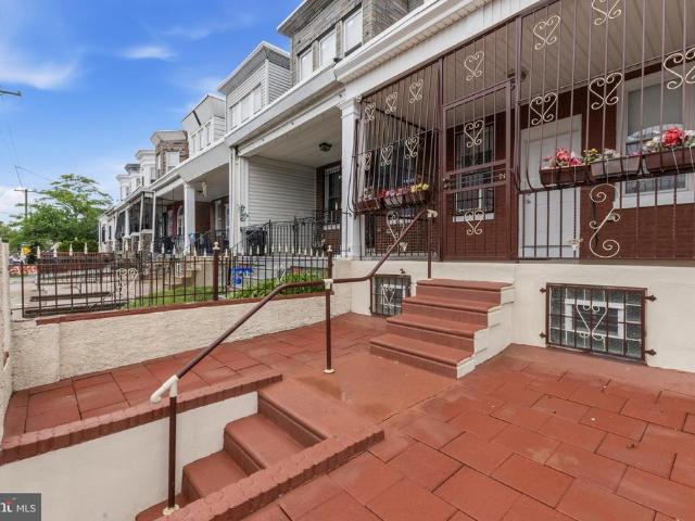 213 W Duncannon Avenue