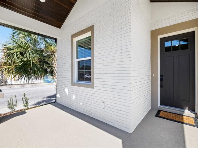 213 W Giddens Ave, Tampa, FL 33603 | MLS #TB8481 | Compass