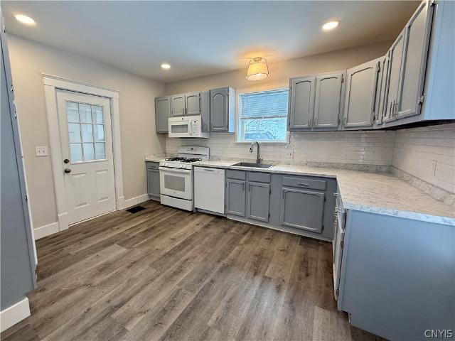 213 W Main St, German Flatts, NY 13357 | MLS #S1672 | Compass
