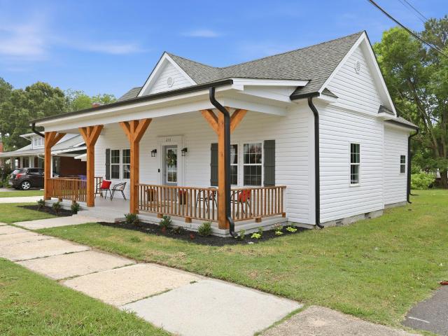 213 W Parrish Drive