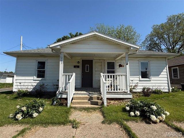 213 W Saint Clair St, Vandalia, IL 62471
