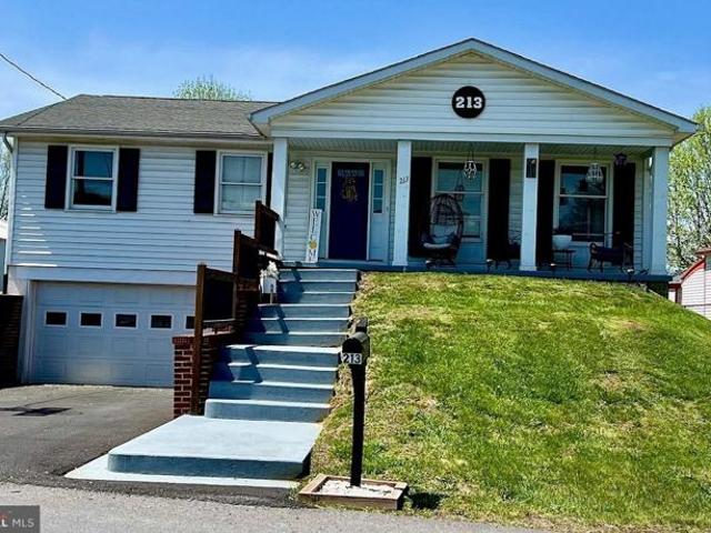 213 Water Street Dr, Moorefield, WV 26836