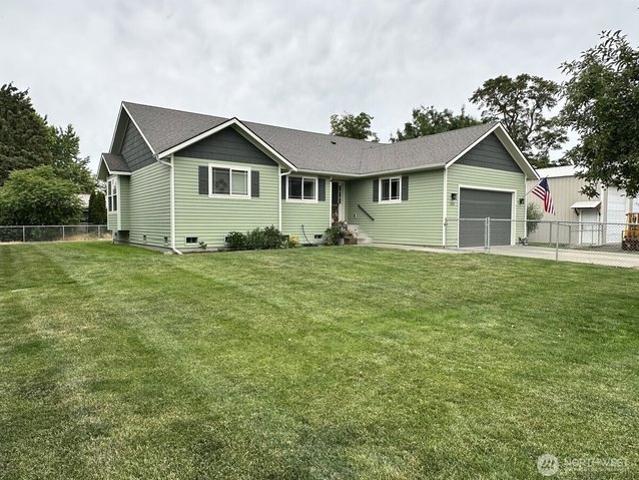 213 West St, Waitsburg, WA 99361