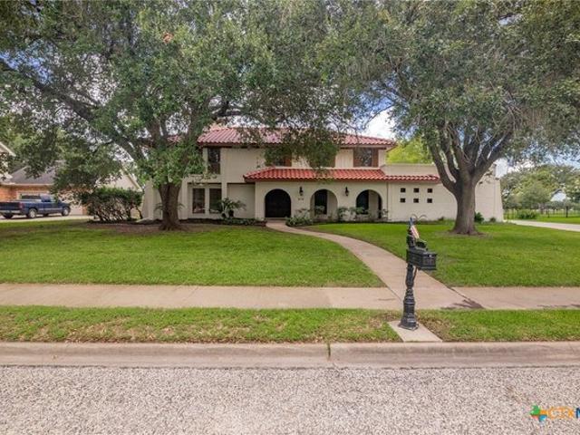 213 Tracy Ln, Victoria, TX 77904