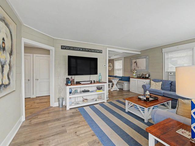 213 Vernon Pl