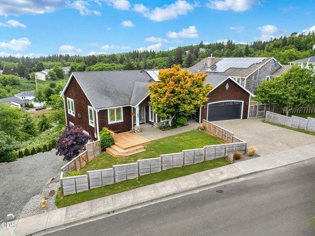 2144 Middle Fork Cir, Seaside, OR 97138