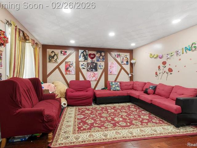 21456 Flanders Street