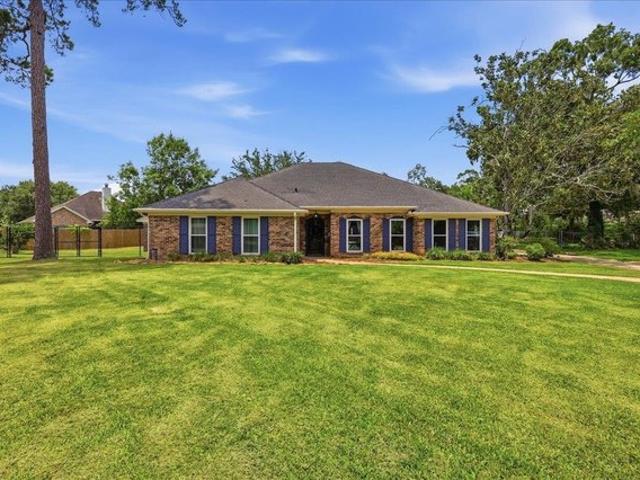 2145 Chevy Chase Ln, Beaumont, TX 77706
