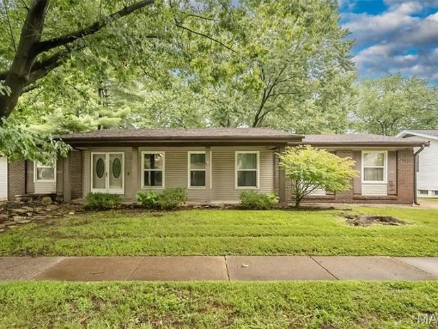 2145 Jenkee Dr, Florissant, MO 63031