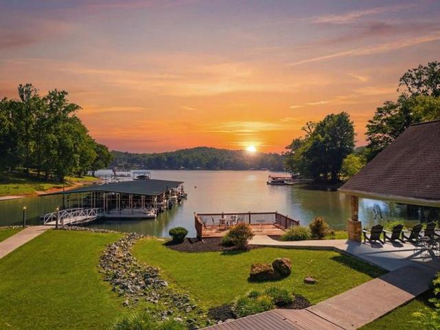 2145 Ridgecrest Cir, Hiawassee, GA 30546