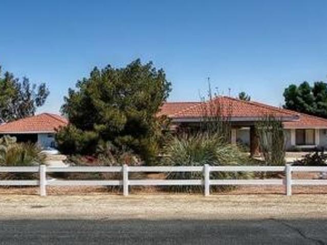 21460 Standing Rock Ave, Apple Valley, CA 92307