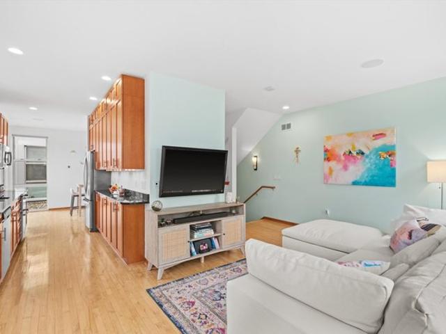 2146 N Commerce St, Milwaukee, WI 53212