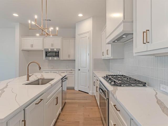 2146 Village Walk Place