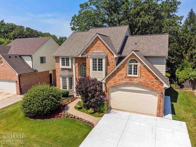 21473 Goethe St, Grosse Pointe Woods, MI 48236