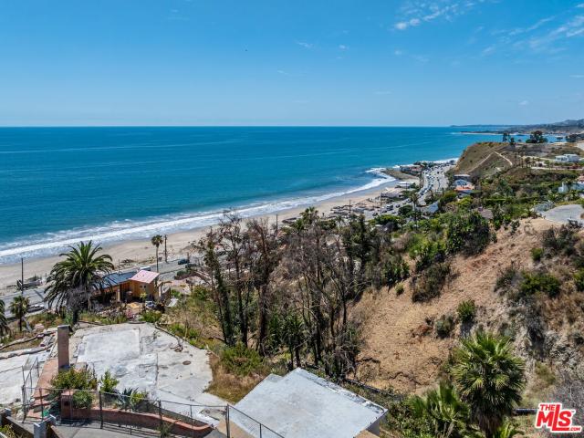 21470 Rambla Vista