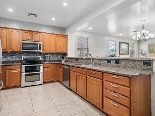 21471 e saddle court
