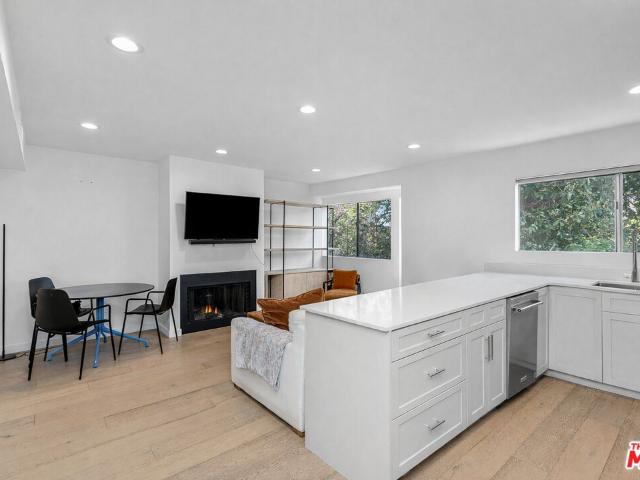 2147 N Beachwood Dr, Unit 6, Los Angeles, CA 90068 | MLS #26830