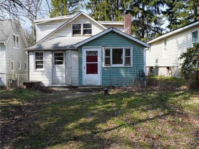 2147 Rankin Dr, Ravenna, OH 44266
