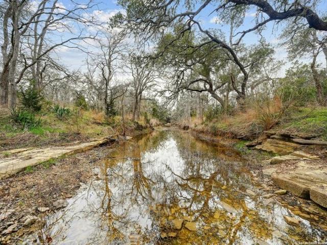 2147 Tejas Trl, Blanco, TX 78606