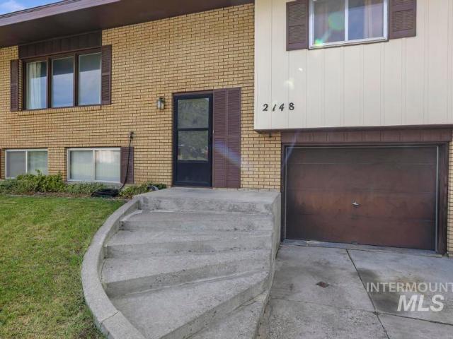 2148 Alta Vista Circle
