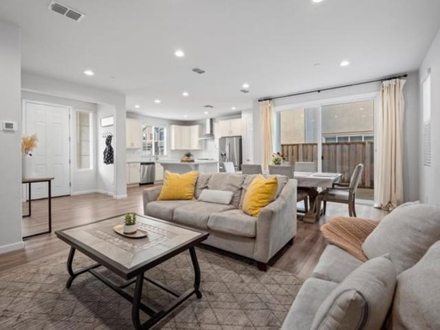 2148 Karen Pl, Rohnert Park, CA 94928