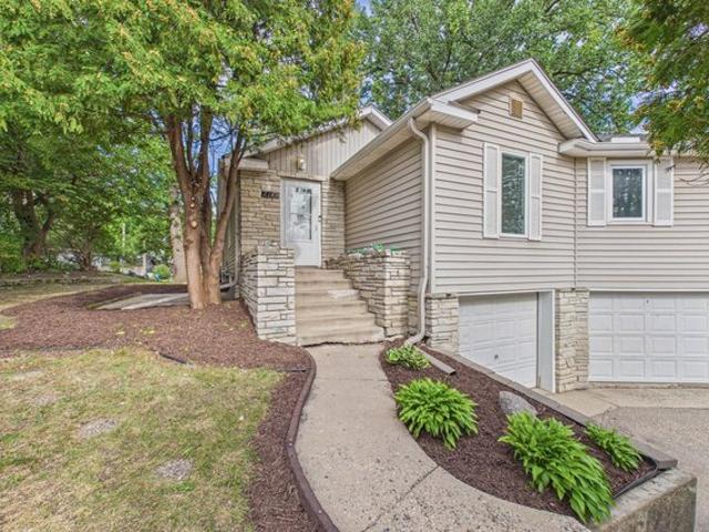 2149 Cardinal Ln, Mound, MN 55364