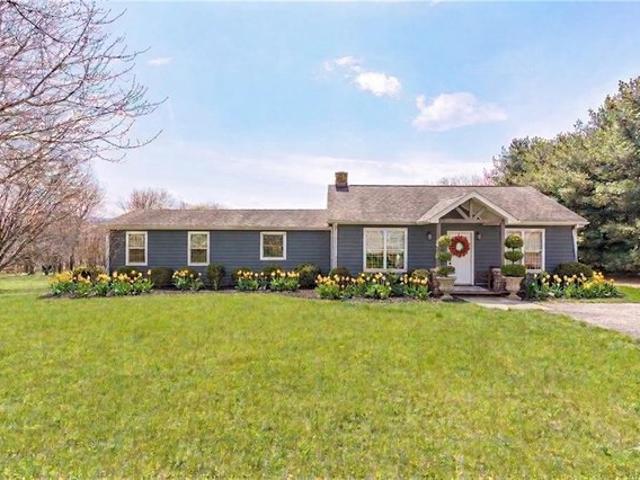 2149 Kingview Rd, Scottdale, PA 15683