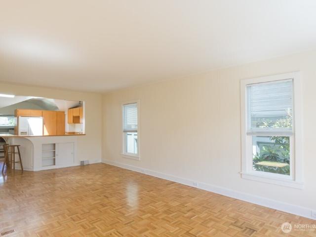2149 5th Avenue W