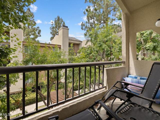 21400 Burbank Boulevard 306