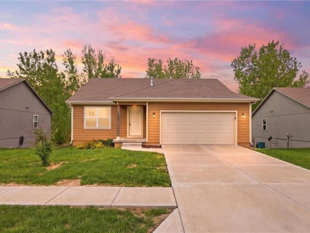 21407 W 216th St, Spring Hill, KS 66083 | MLS #2615 | Compass