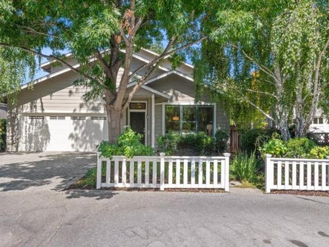 2140 Monterey Ave, Menlo Park, CA 94025