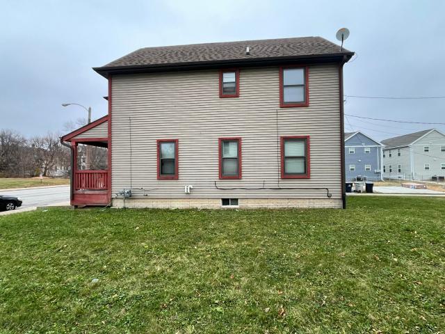 2140 N 27th St