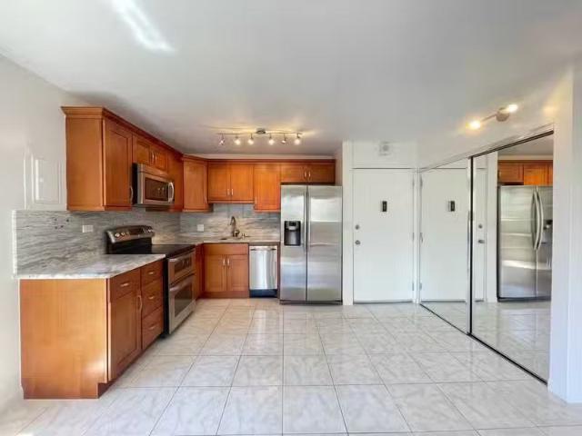 2140 Kuhio Ave #501 1 2140 Kuhio Ave #1