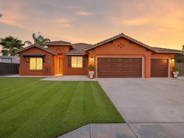 2140 Kimberly Pl, Porterville, CA 93257