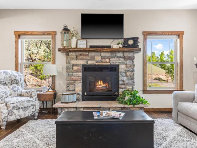 2140 Valley View Dr