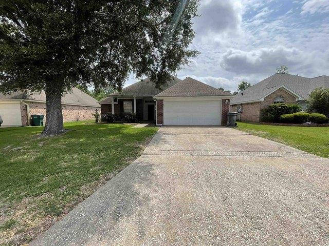 2140 Wildflower Dr, Beaumont, TX 77713