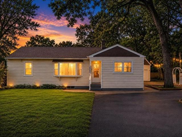 21417 W Honey Ln, Lake Villa, IL 60046
