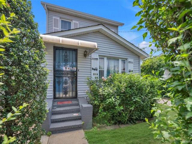 21414 th Ave, Queens Village, NY 11429