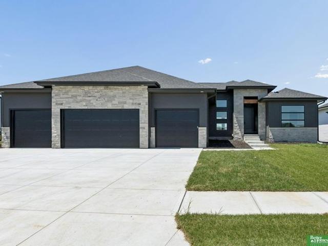 21416 Morning View Dr, Elkhorn, NE 68022