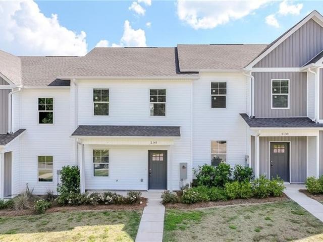 2141 Cobblestone Dr, Opelika, AL 36804