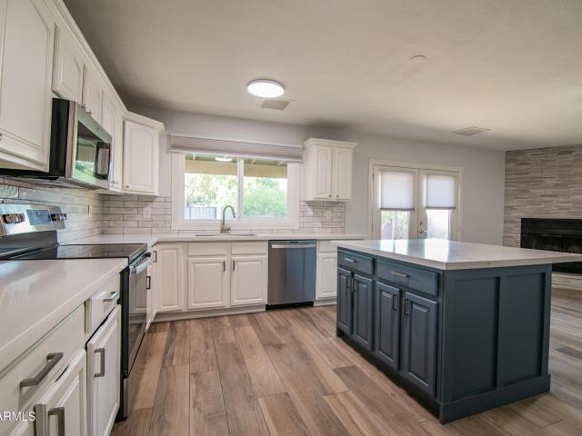 2141 e oxford drive