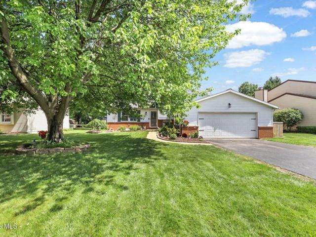 2141 Kingston Dr, Maumee, OH 43537