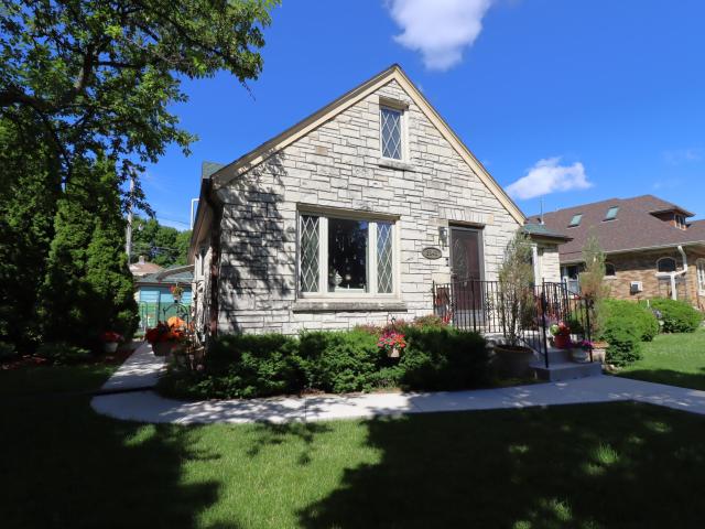 2141 S Livingston Ter