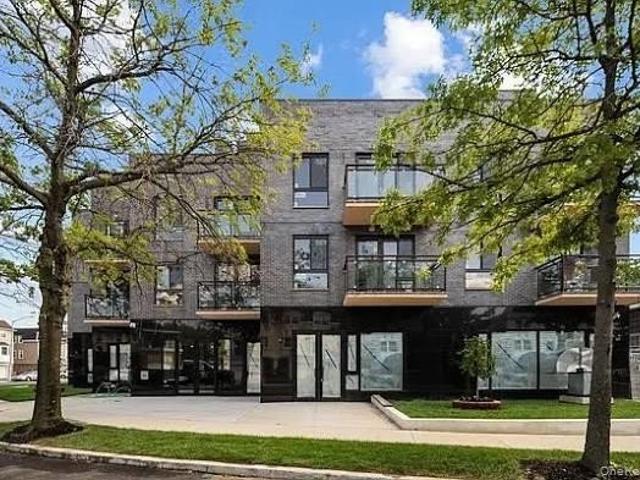 2141 th Ave Apt 2F, Bayside, NY 11360